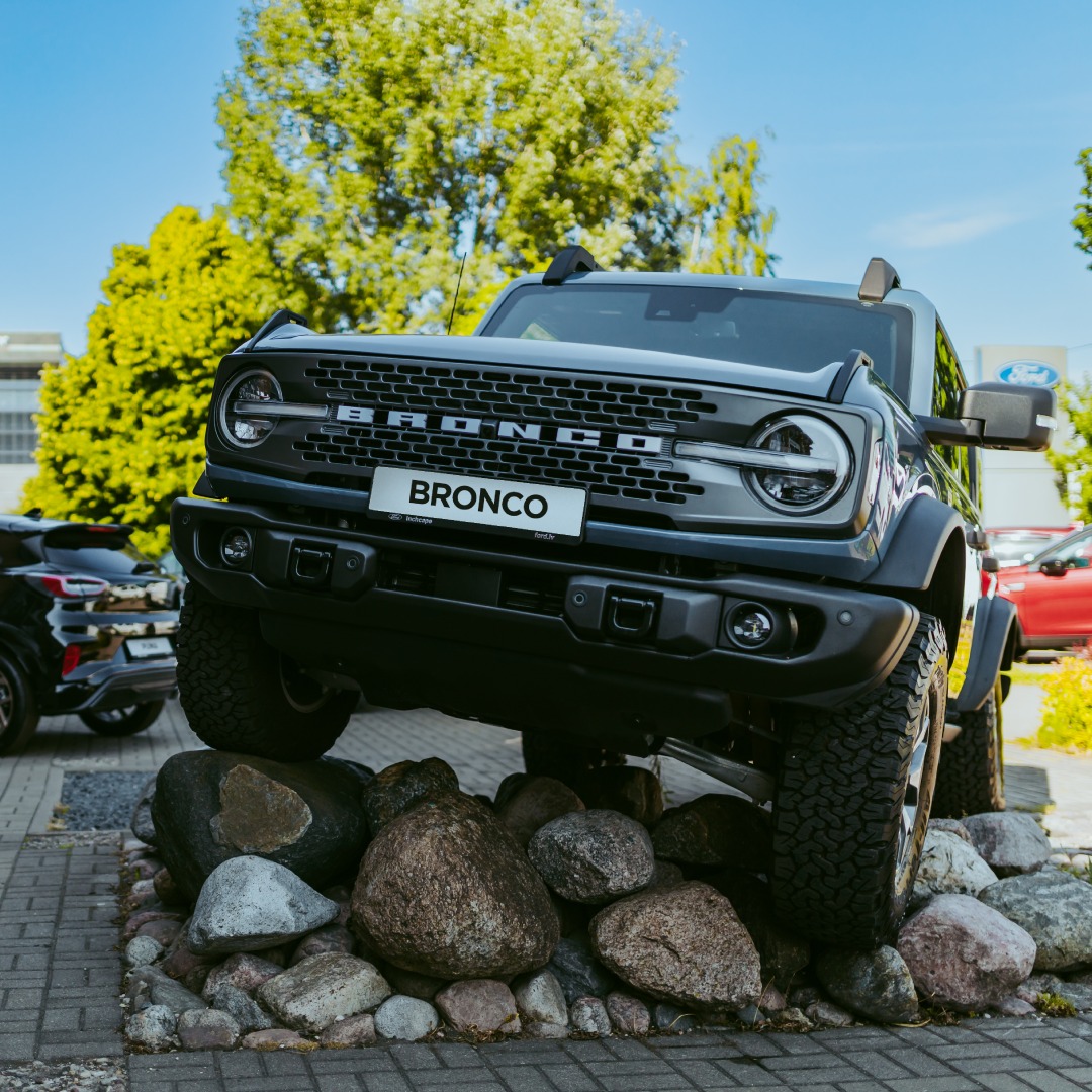 Ikoniskais 'Ford Bronco' ierobežotā skaitā būs pieejams arī Eiropā ...